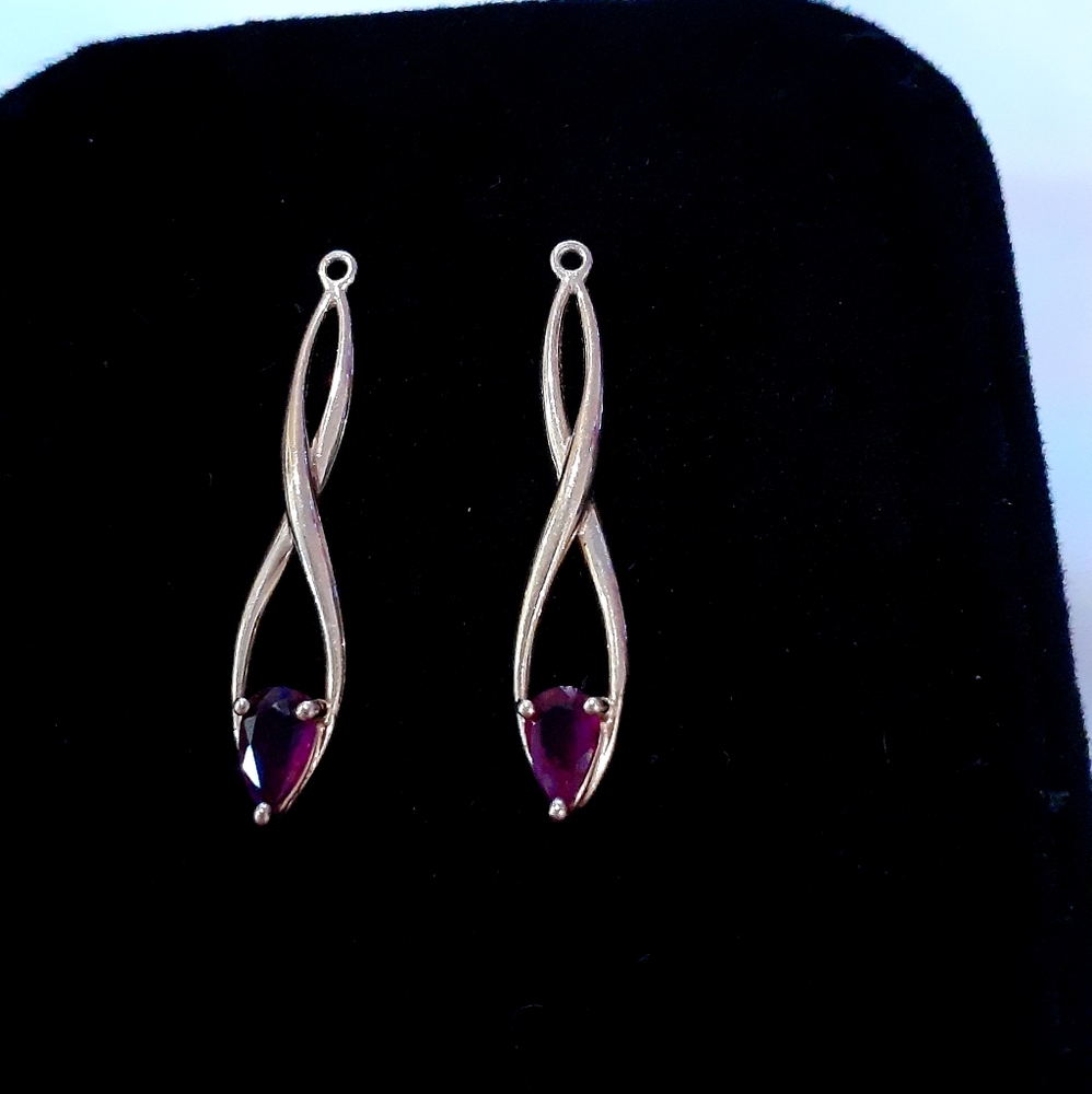 14k Gold Earrings Jacks With Rubbies - Gem